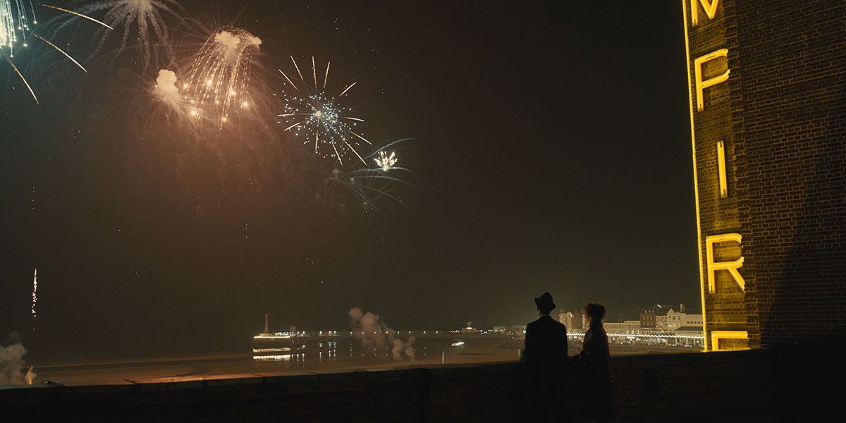 Empire of Light - Toronto 2022 - Solzy at the Movies